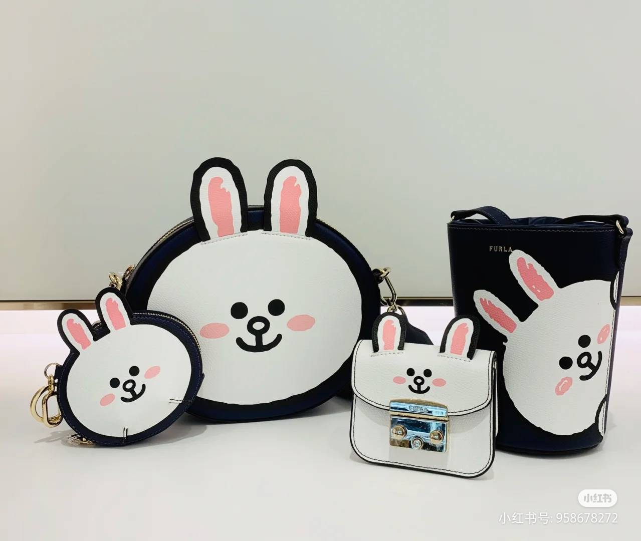 抢钱天团来袭！FURLA跨界合作，与 LINE Friends 联手推出超萌胶囊系列！