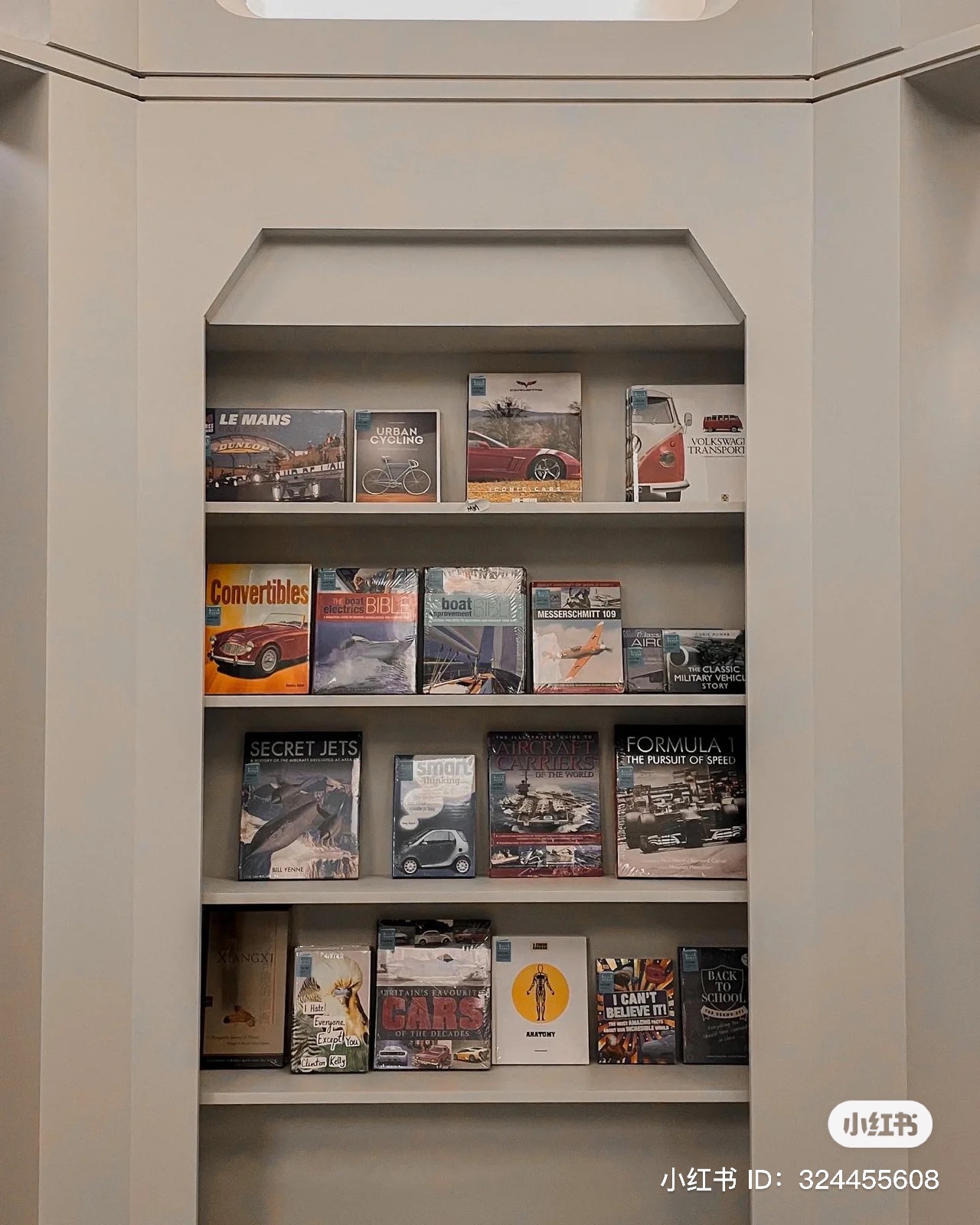 吉隆坡震撼眼球书局再加一！BookXcess全新书店就在LaLaport，太空舱既视感营造前卫格调！