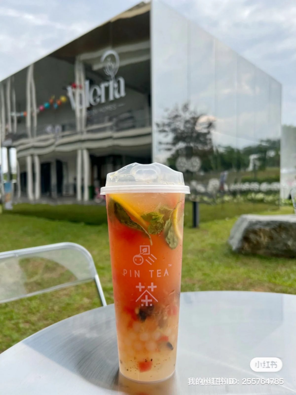 蒲公英花海中的镜子咖啡厅！Pin Tea最新Pop-Up店，Ins风质感不能不打卡！