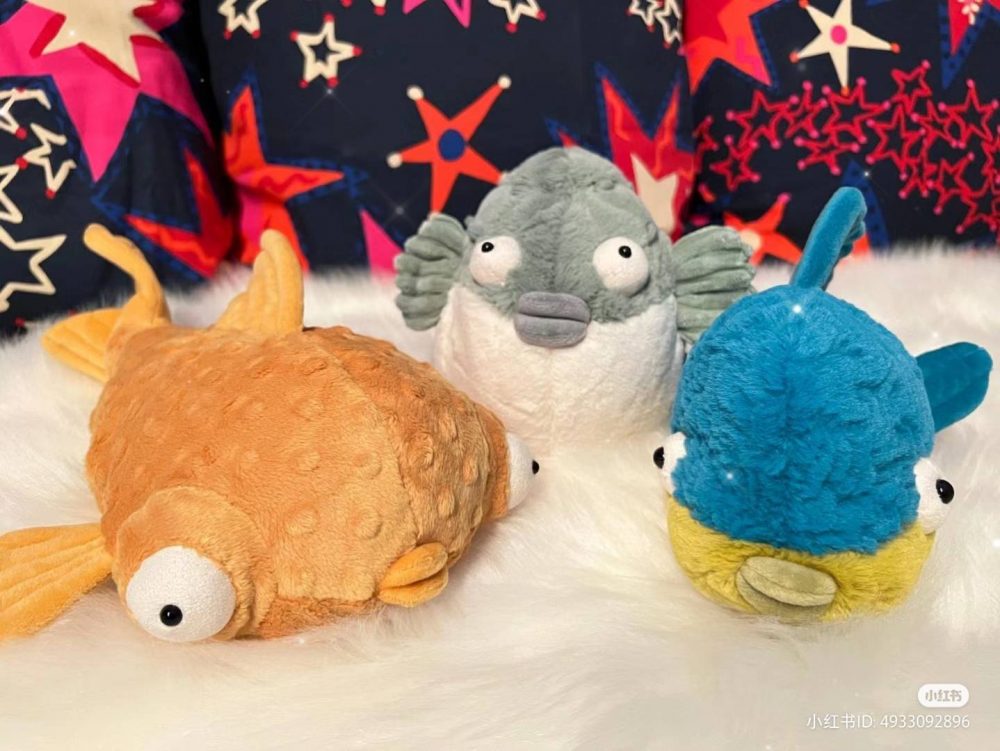 【品牌故事】一分钟带你了解 Jellycat！娃娃界的巨头，让大人比小孩更沉迷，揭秘怎样都戒不掉的秘密！